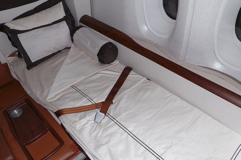 Singapore Airlines A380 First Class Suite SQ403 Delhi - Singapore ...