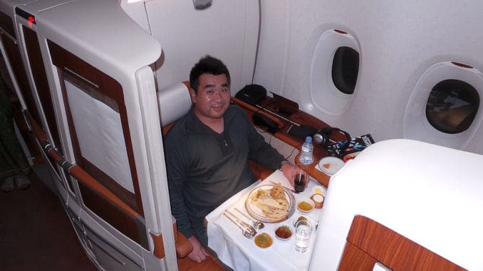 Singapore Airlines A380 First Class Suite SQ403 Delhi - Singapore ...