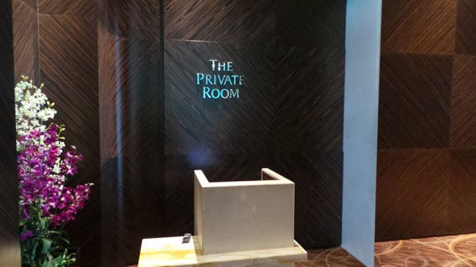 Singapore Airlines A380 First Class Suite SQ403 Delhi - Singapore ...