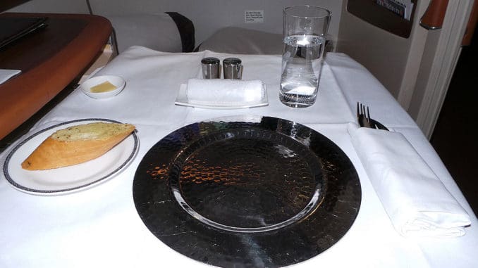 Singapore Airlines A380 First Class Suite SQ403 Delhi - Singapore ...