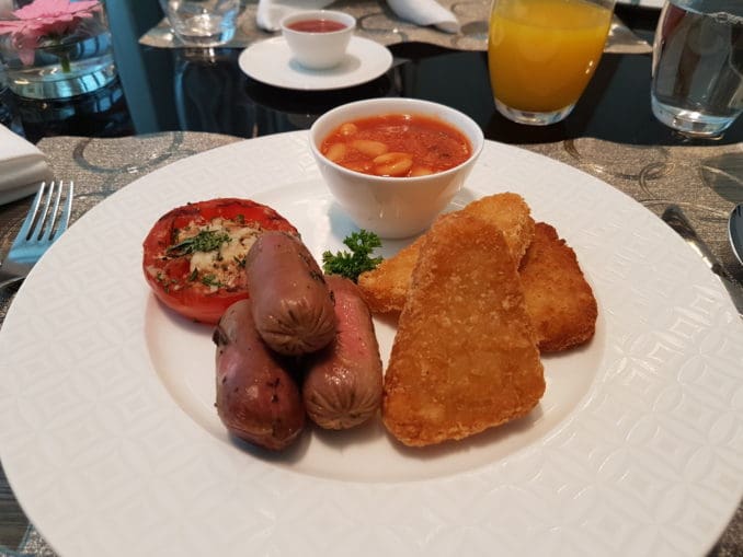 Review: Qatar Airways Al Safwa First Class Lounge - SamChui.com