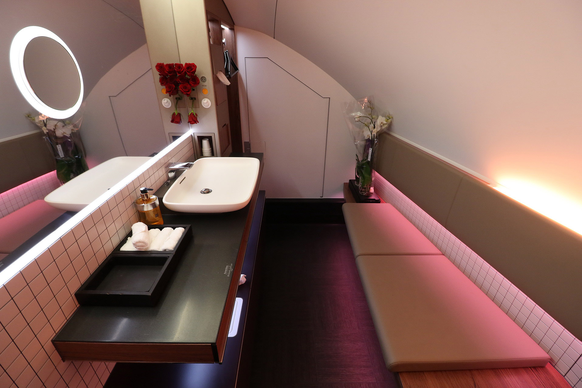 Review: Qatar Airways A380 First Class - SamChui.com