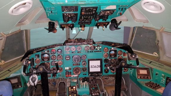 Flying a Tupolev Tu-154 Flight Simulator in Russia! - SamChui.com