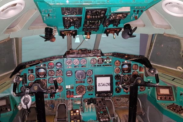Flying a Tupolev Tu-154 Flight Simulator in Russia! - SamChui.com
