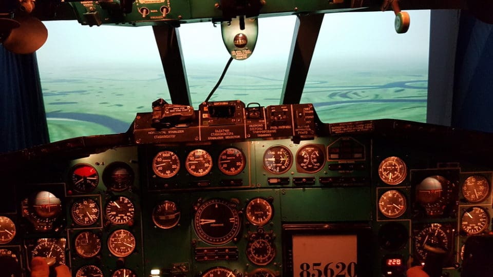 Flying a Tupolev Tu-154 Flight Simulator in Russia! - SamChui.com