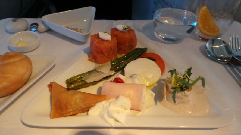 The Best and Worst Airplane Food I've Ever Had! - SamChui.com