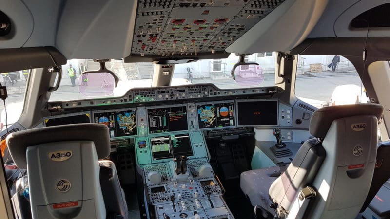 Inside the Airbus A350-1000 XWB Test Plane - SamChui.com