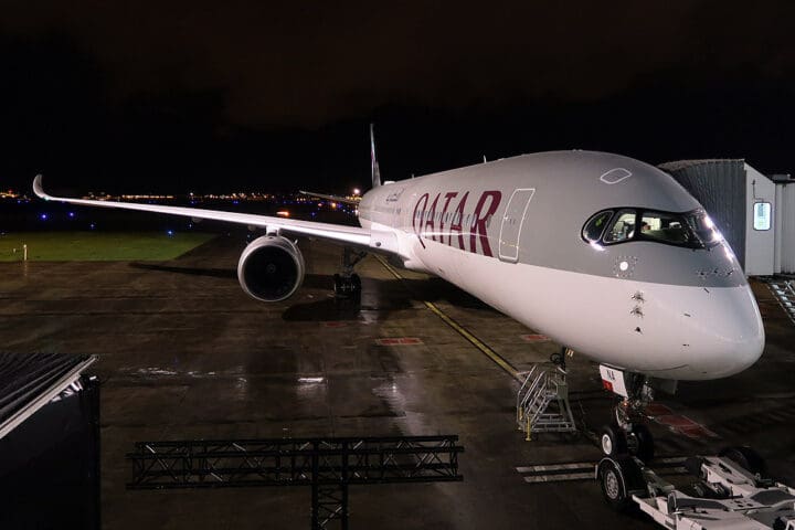 Onboard Qatar Airways New A350-1000 - SamChui.com