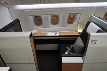 Review: Swiss B777 First Class Suite - SamChui.com