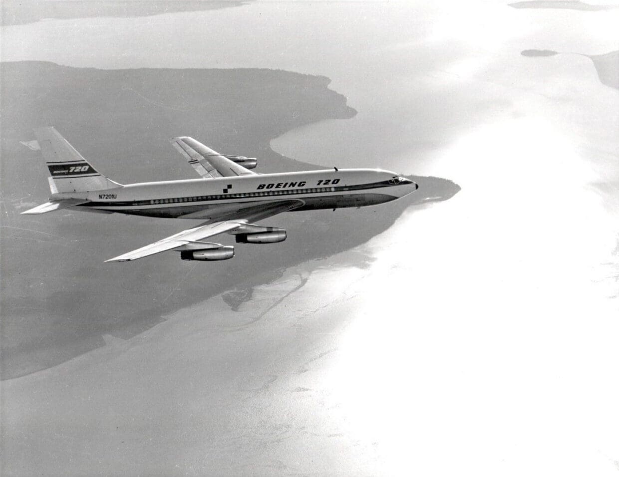 Heritage Special: Boeing's first shorthaul jet, the 720 - SamChui.com