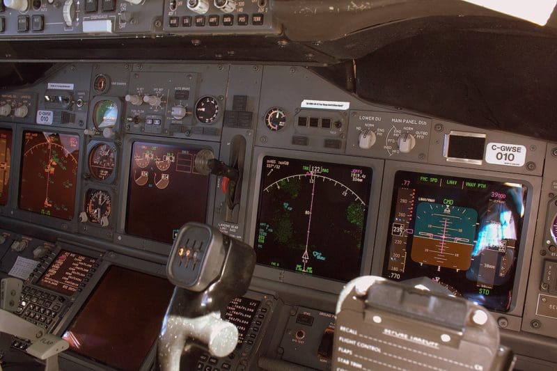 Boeing 737 NG cockpit - SamChui.com