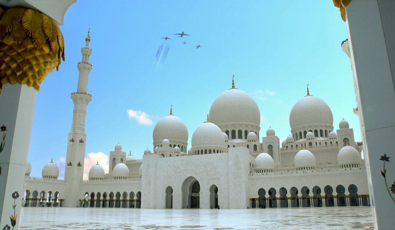 Airlines from UAE celebrate 47th National Day with formation flight ...