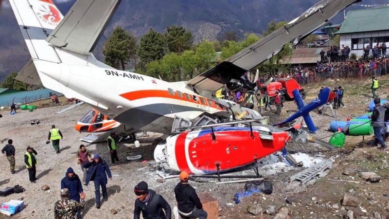 Summit Air plane crashes at Lukla Airport - SamChui.com