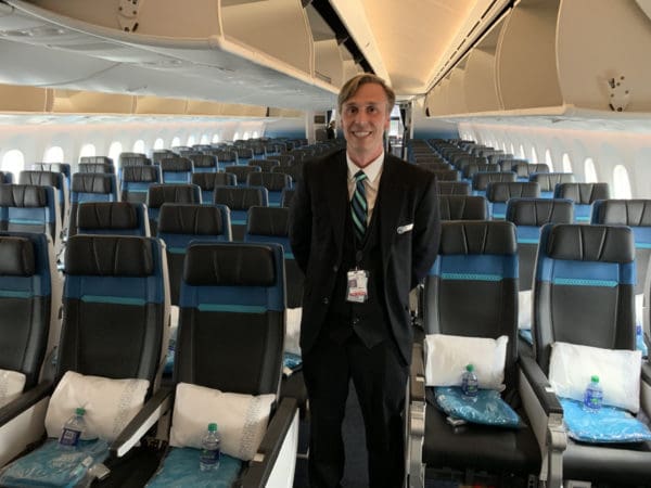 Review: WestJet B787 Flying Experience - SamChui.com