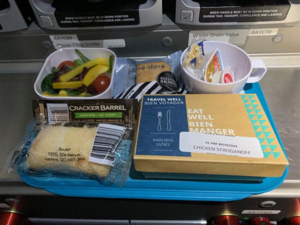 Review: WestJet B787 Flying Experience - SamChui.com