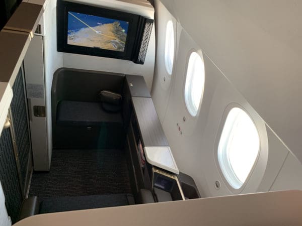 Review: Oman Air First Class B787-9 Muscat to London - SamChui.com