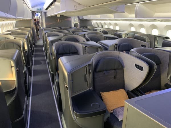 Review: Turkish Airlines B787 New Business Class - SamChui.com