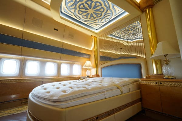 Flying on a VIP Boeing 747-SP - SamChui.com