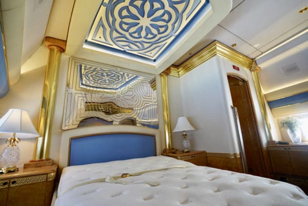 Flying on a VIP Boeing 747-SP - SamChui.com