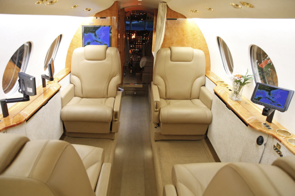 Falcon 50 Private Jet Destroyed by a Suspicious Fire - Samchui.com