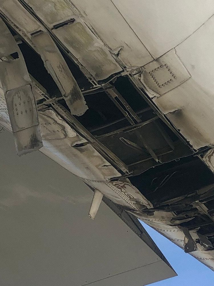 Boeing 747 Freighter Tail Tears Open From Tailstrike - SamChui.com