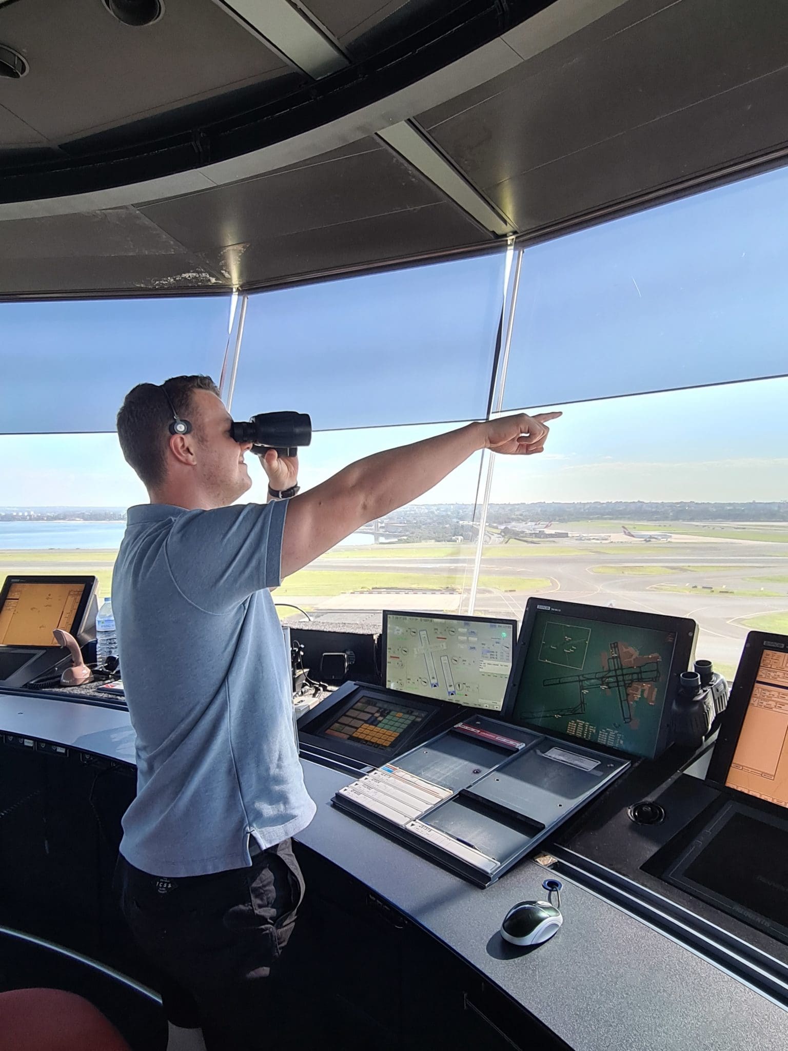 Inside Sydney's Air Traffic Control Tower - SamChui.com