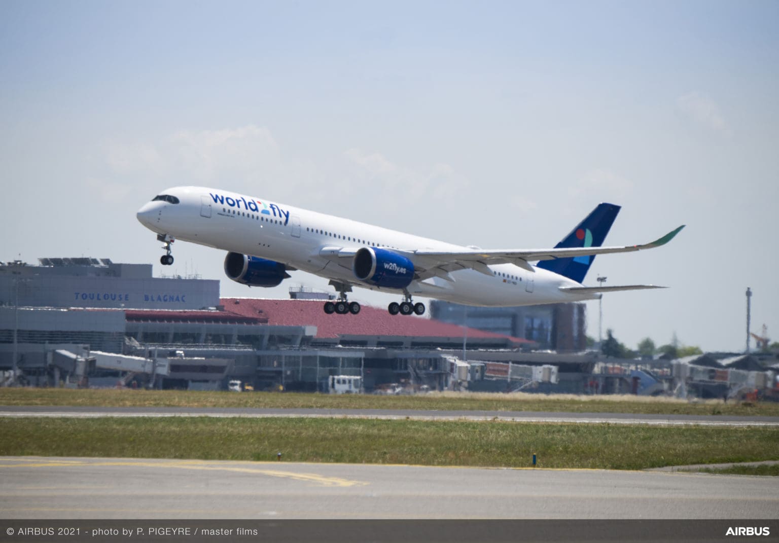 New Airline World2fly Receives First A350 - SamChui.com
