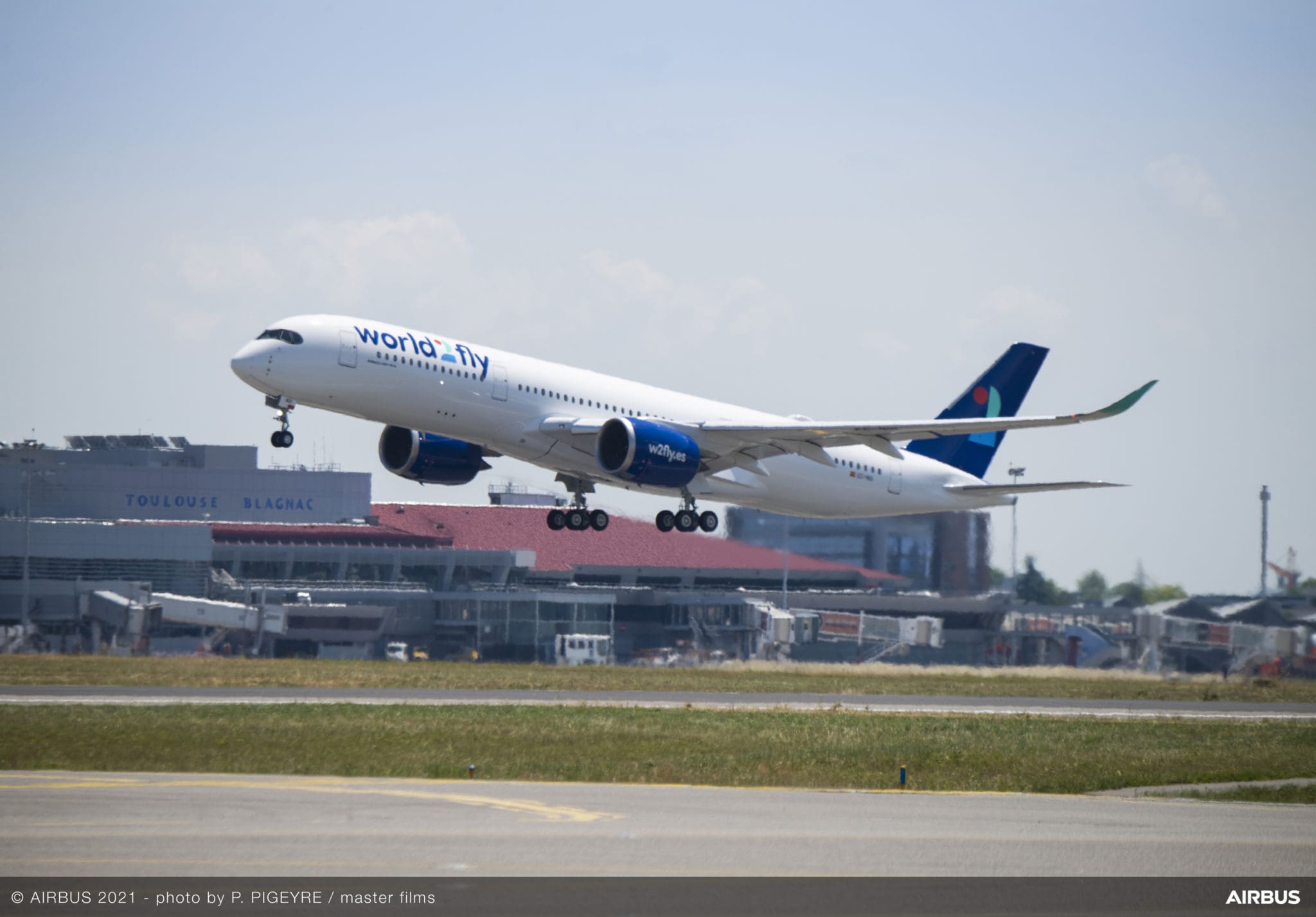 New Airline World2fly Receives First A350 - SamChui.com