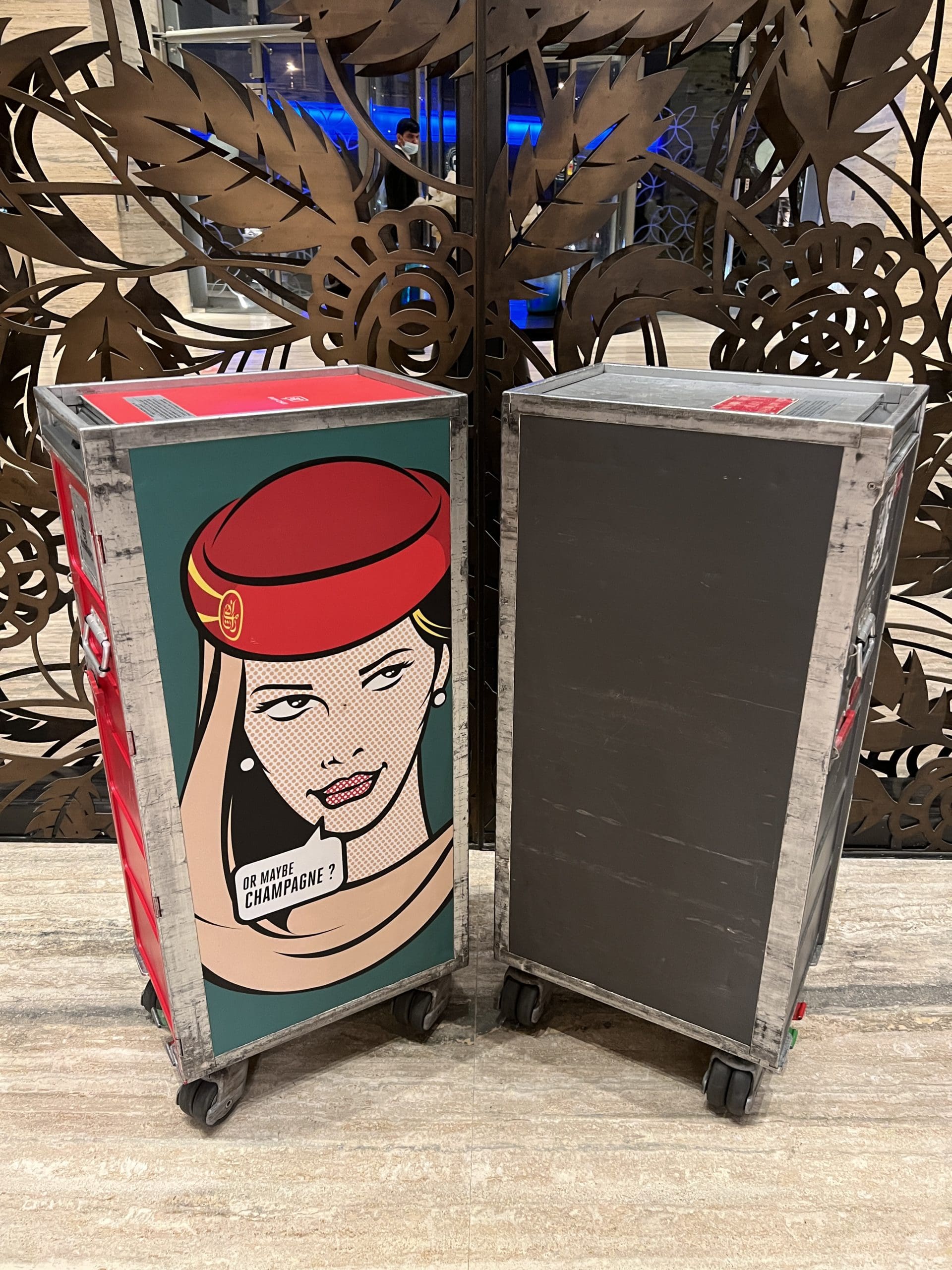 Emirates Strip Their First-Ever A380 for Collectibles - SamChui.com