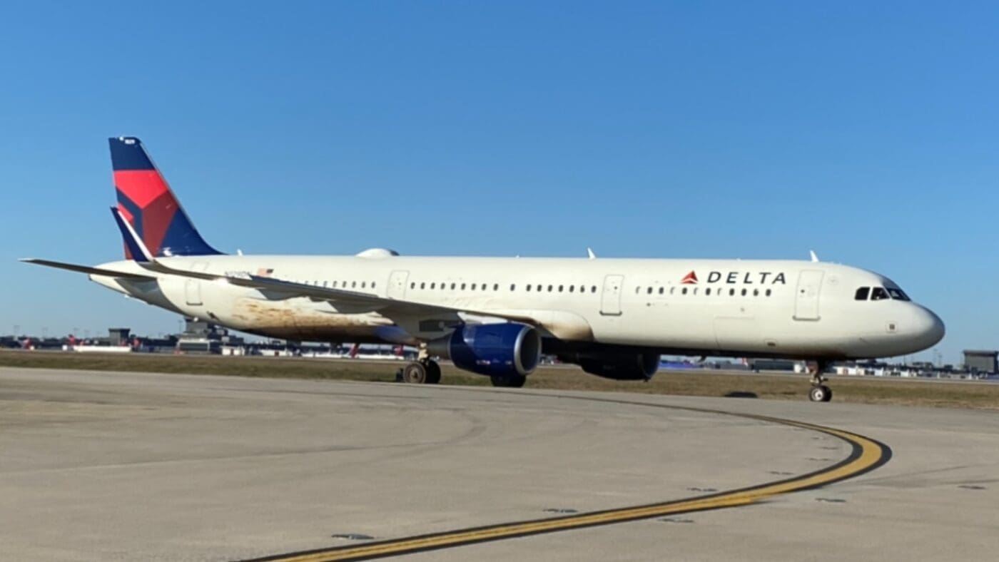 Delta Airbus A321 Blows Out Tire During Landing Cause Runway Excursion