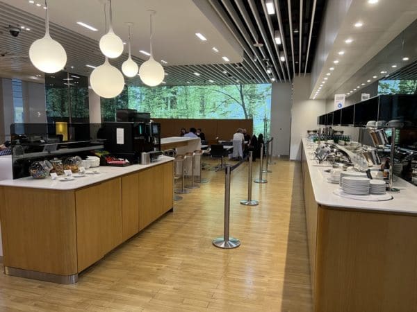 Trip Report: Lufthansa B747-400 Business Class Dubai to Frankfurt