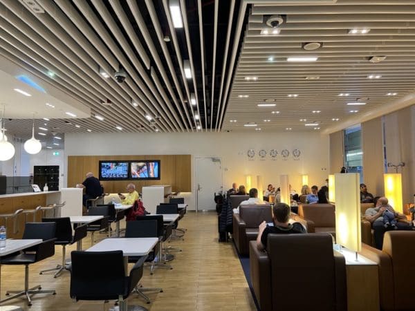 Trip Report: Lufthansa B747-400 Business Class Dubai to Frankfurt