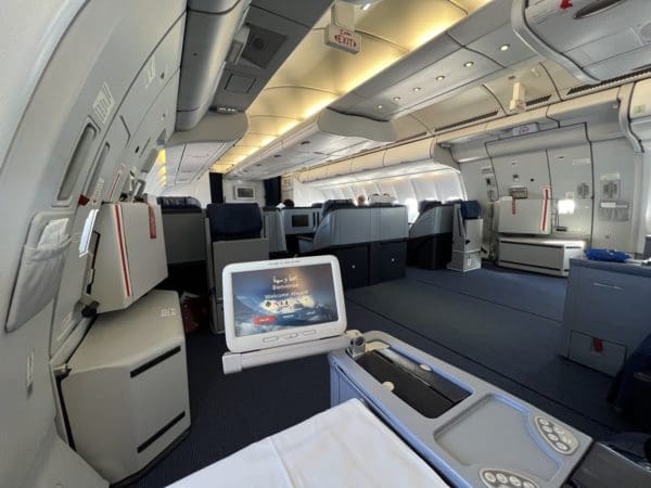 Trip Report: MEA Middle East Airlines A330-200 Beirut to Dubai