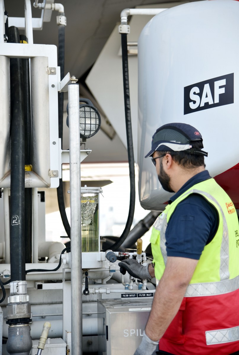 Emirates Flew B777 Test Flight With 100% Sustainable Aviation Fuel (SAF)