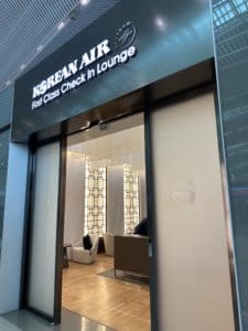 Korean Air A380 First Class Incheon to LA + First Class Lounge