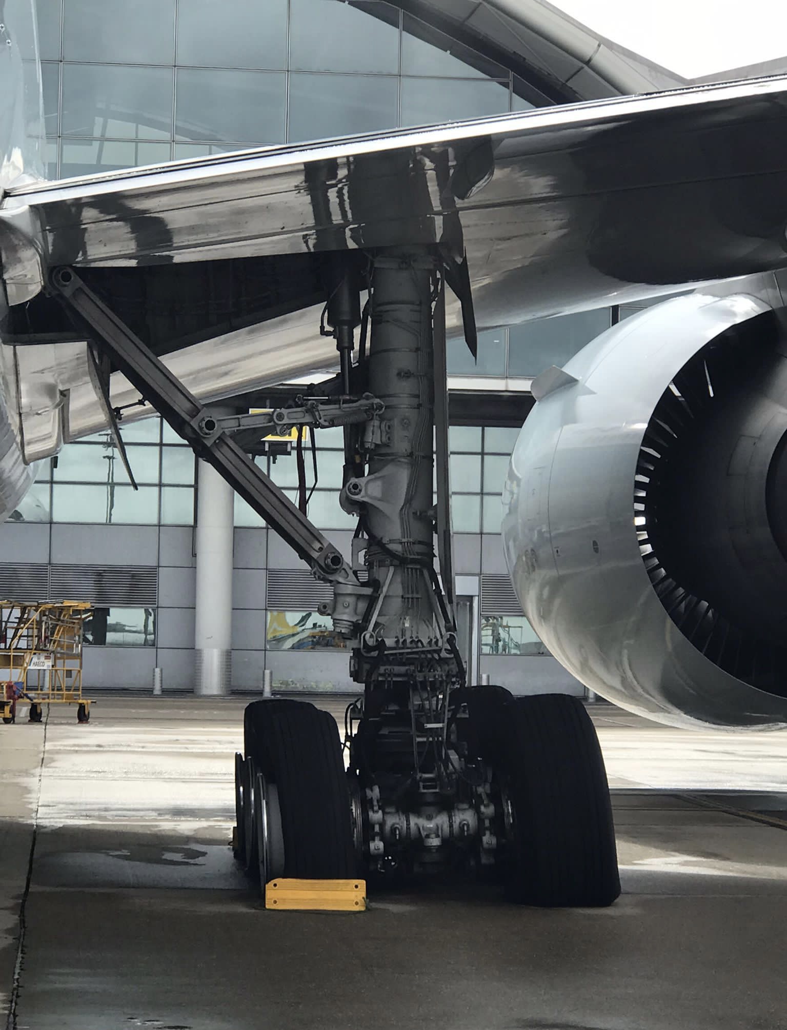 Eleven Injured on Cathay Pacific Boeing 777 During Evacuation