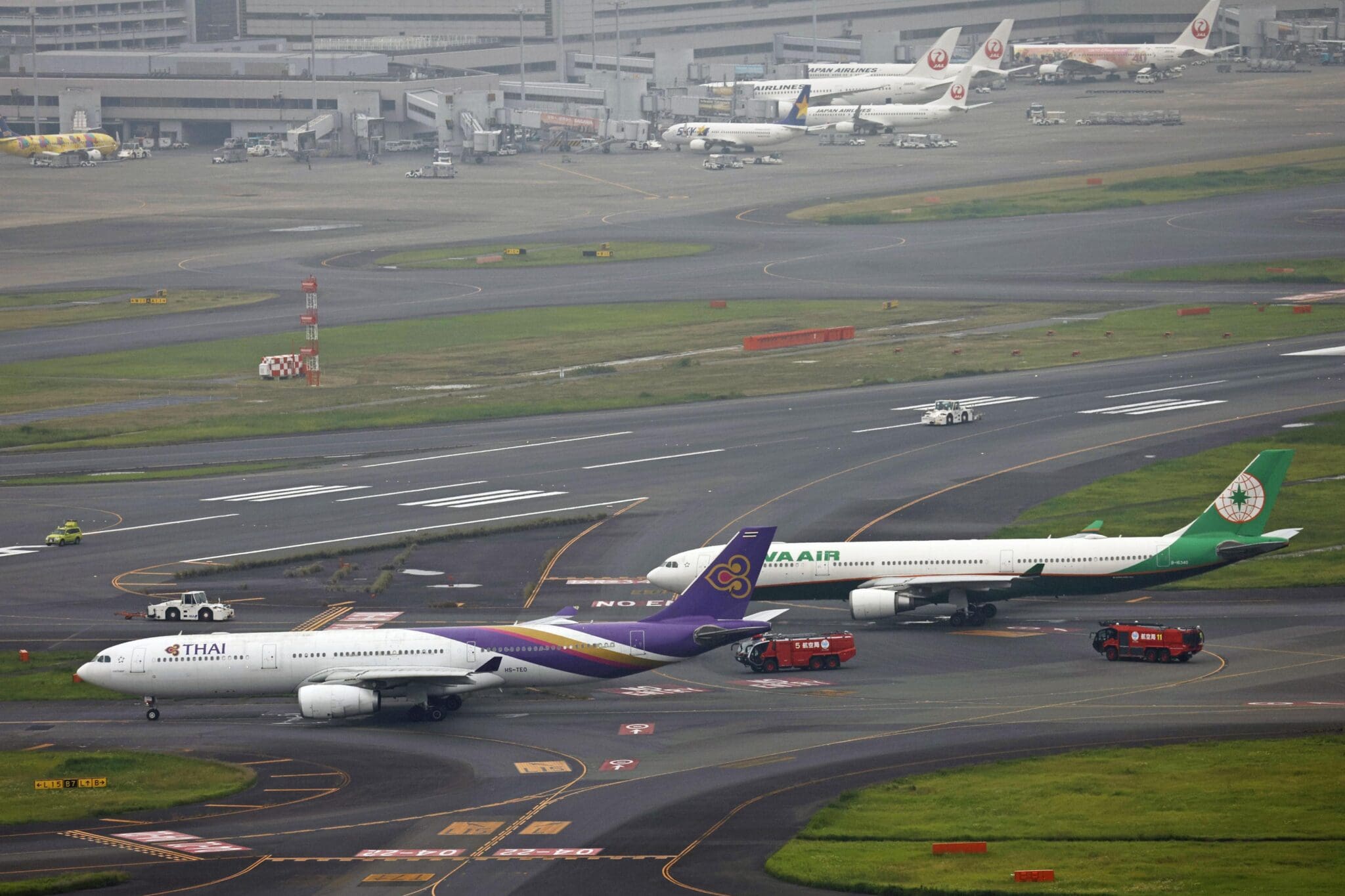 EVA Air and Thai Airways A330 Collide at Tokyo Haneda Airport