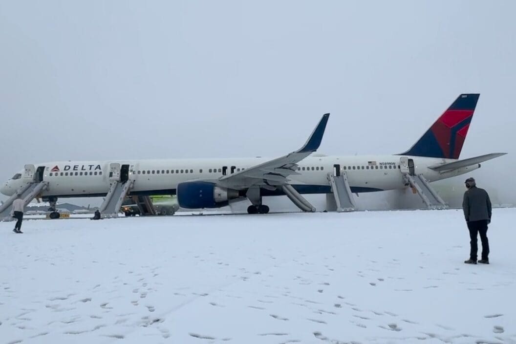 Delta Boeing 757 Evacuated in Atlanta After Aborted Takeoff